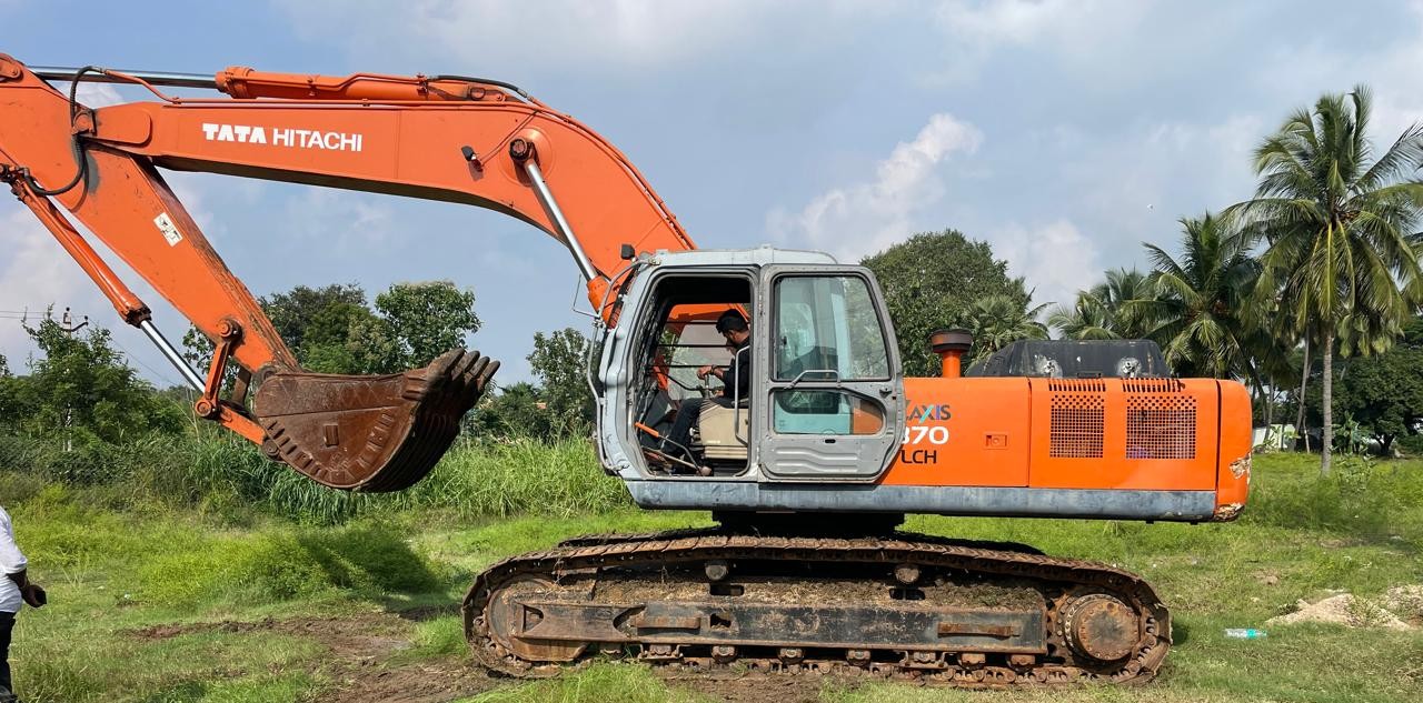 TATA HITACHI ZAXIS 870 EXCAVATOR Model 2016, Condition: used, Make ...